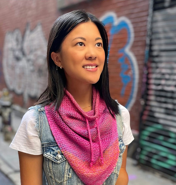 Ravelry: Curiosity Cowl pattern by Tori Yu