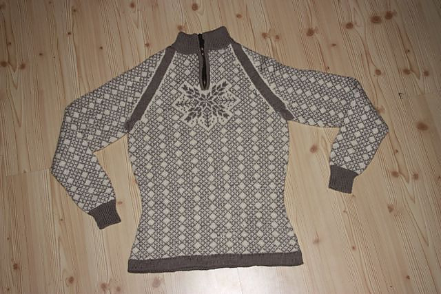 Ravelry: 26403 Pullover pattern by Dale Design