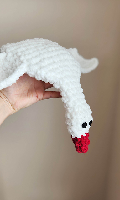 Ravelry: Huggable Snuggle Goose pattern by Tory Pace