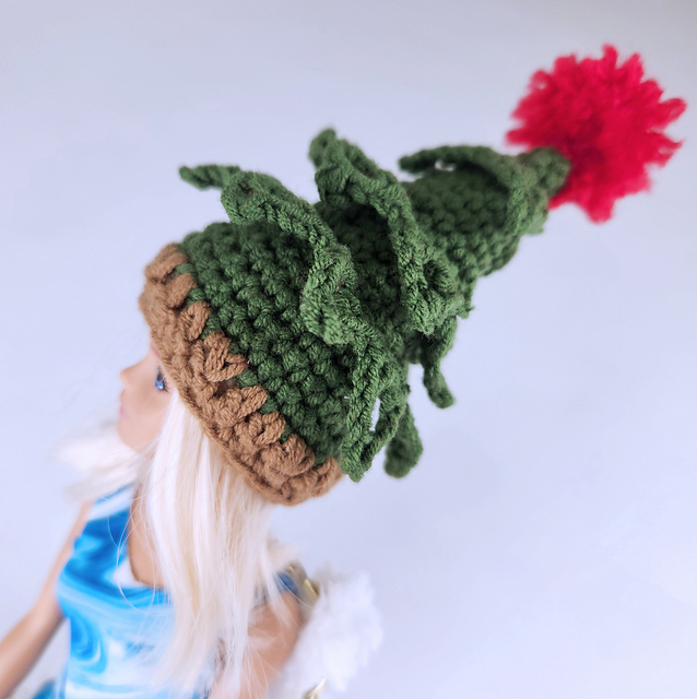 Ravelry: Christmas Tree Hat for Barbie pattern by Tory Pace