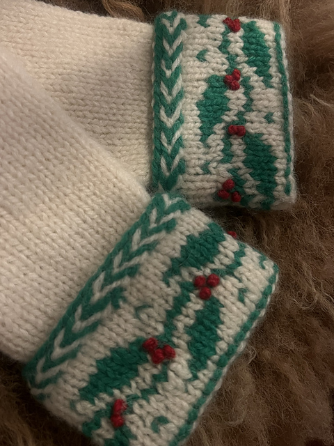 Ravelry: Vintervotten pattern by Tove Galde