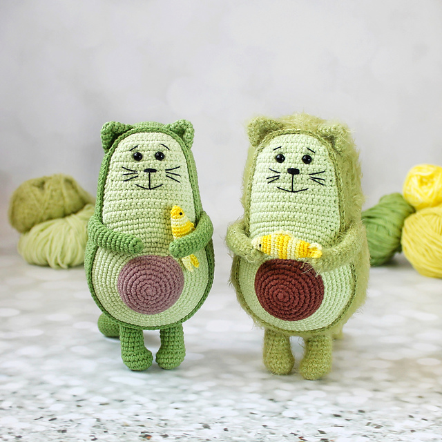 Ravelry: Avocato=Avocado+Cat pattern by Maria Ufimtseva