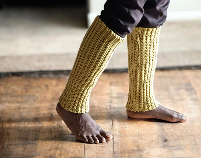 Ravelry: Classic Ribbed Leg Warmer pattern by Sulaimon Toyyibah