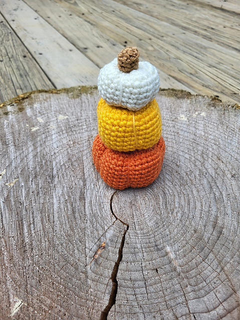 Ravelry: Mini Pumpkin Stack pattern by KnotsinYarn