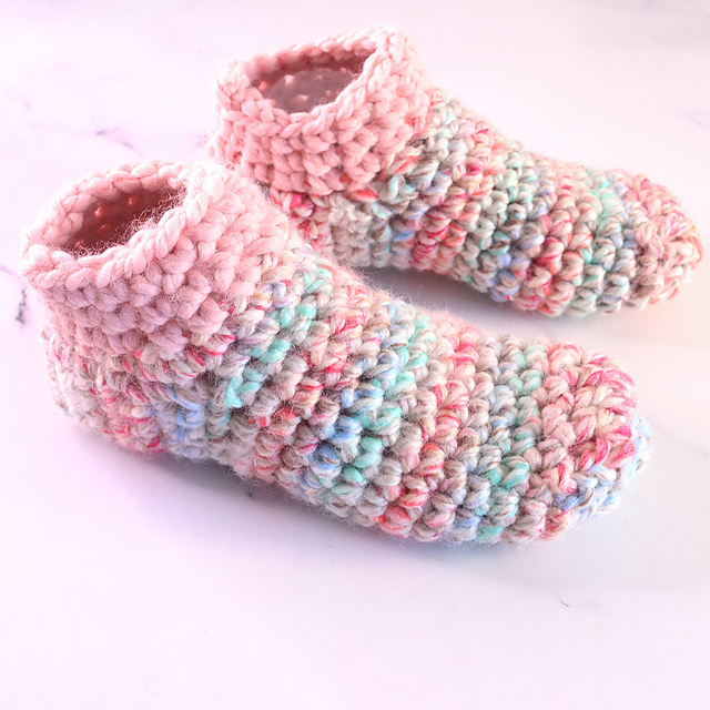Ravelry: Super Bulky Slippers pattern by Treasurie Patterns
