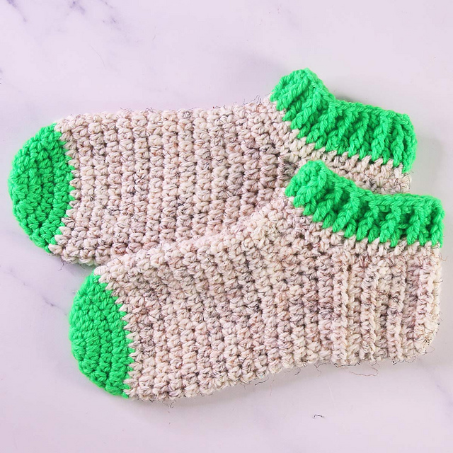 Ravelry: Basic Slipper Socks pattern by Treasurie Patterns