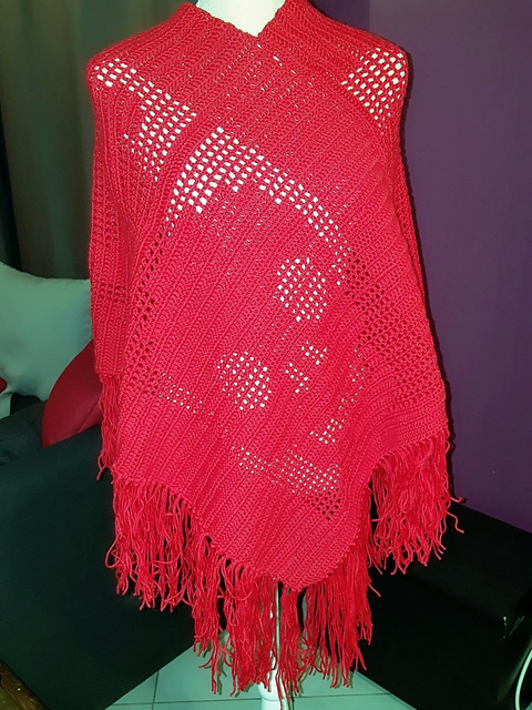 Ravelry: Le Poncho The Skull pour mon amie Chacha pattern by Isabelle ...