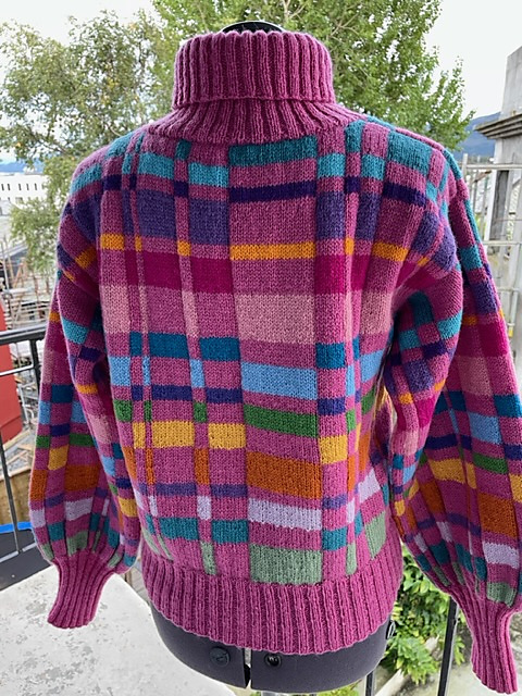Ravelry: Troila's City sweater
