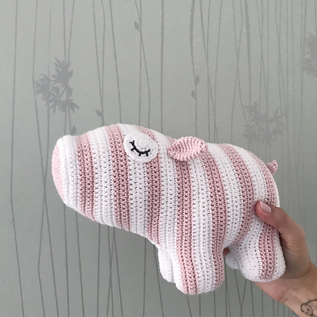 Ravelry: Bertha the Piggy/Grisen Bertha pattern by Nuno Trolle