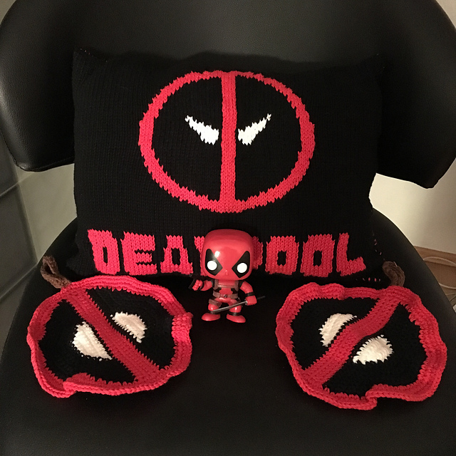 Ravelry: Deadpool Pillow pattern by Andrea "Trooperschaf"