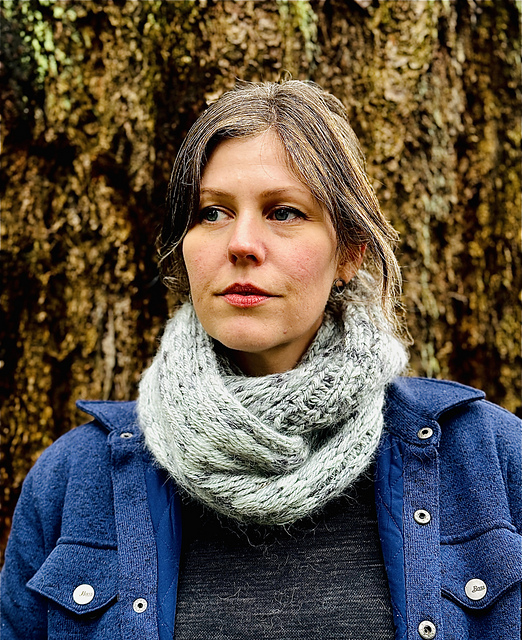 Ravelry: stole my heart COWL pattern by Natalie Bullock