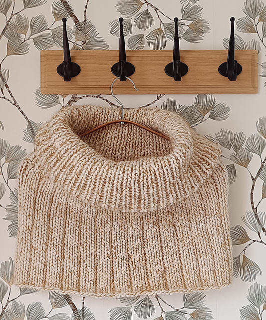 Ravelry: Big Snood Cheyenne pattern by Trygane