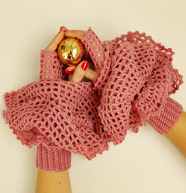 Ravelry: Videira mitts pattern by Marina Tsareva