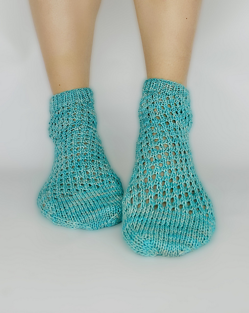 Ravelry: Ana pattern by Erin Kostashuk