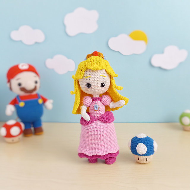 Ravelry: Princess Peach pattern by Ines Abad