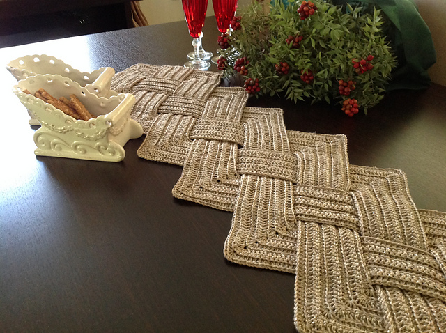 Ravelry: Table Runner N 142 pattern by Turquoise Pattern