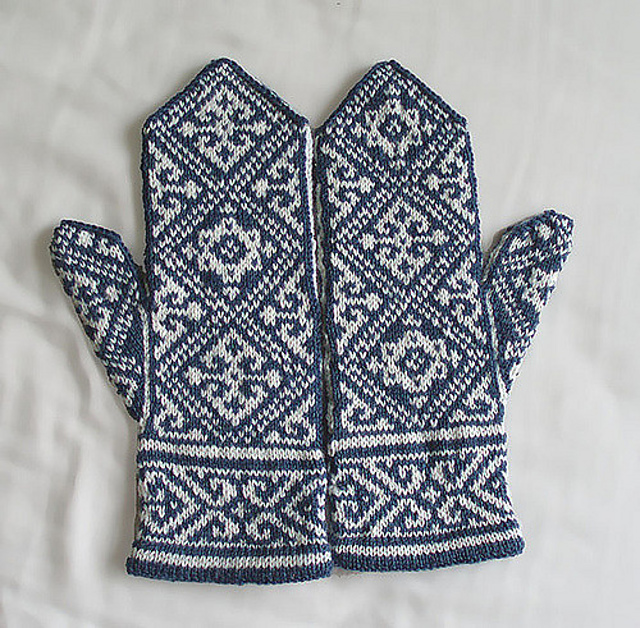 Ravelry: Egyptian Mittens pattern by Tuulia Salmela