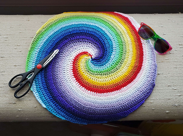 Ravelry: Rainbow Spiral pattern by Li Leahvan