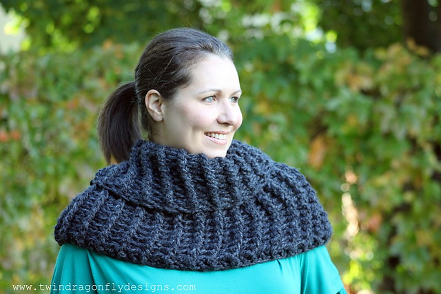 Ravelry: Claire Inspired Crochet Cowl pattern by Twin Dragonfly Designs