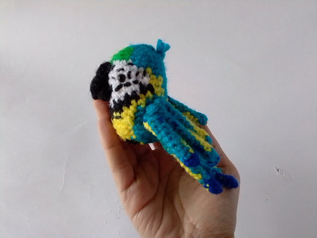 Ravelry: Birds Macaw pattern by TwinsDesign