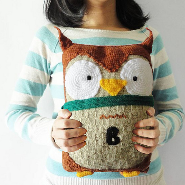 Ravelry: Owl cushion pattern by TwinsDesign