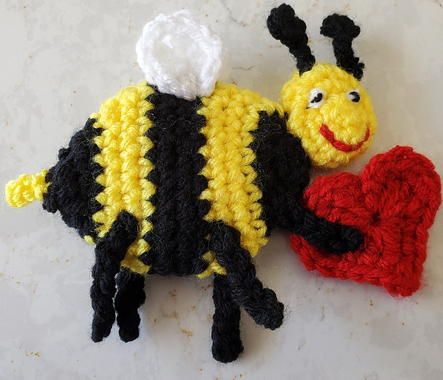 Ravelry: Bee Mine Valentine pattern by Mary Matz