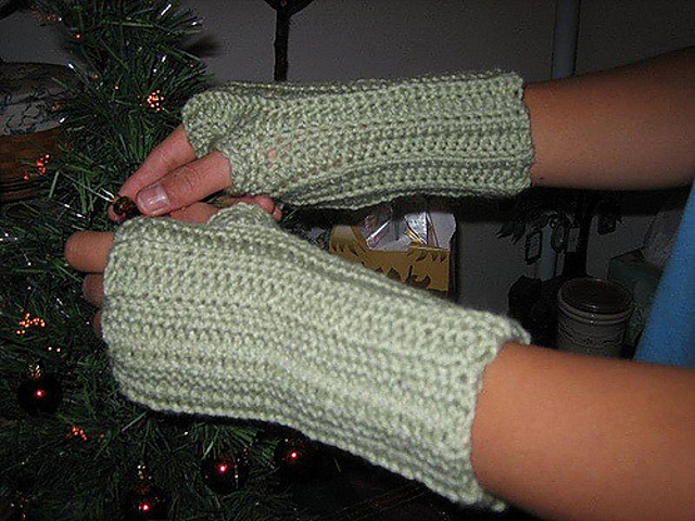 Ravelry: Wrist Warmers pattern by Marlo D. Cairns
