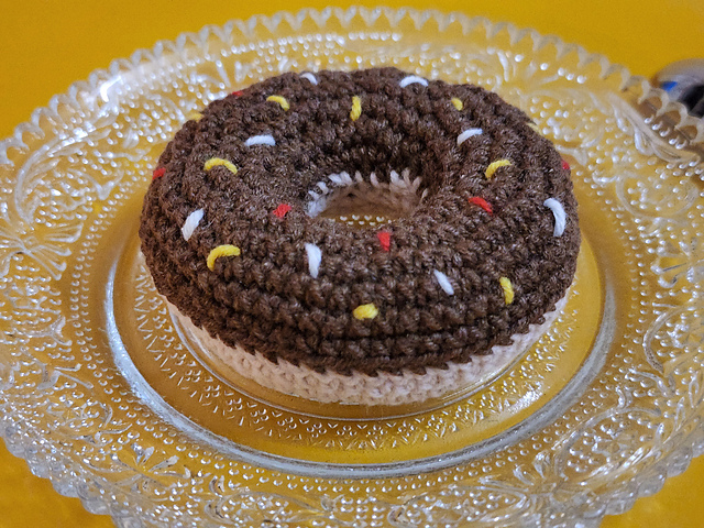 Ravelry: Amigurumi Donut Donat Keychain pattern by Tya Maria