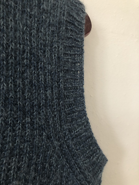 Ravelry: Ulla1's Friday slipover v-neck til Lone