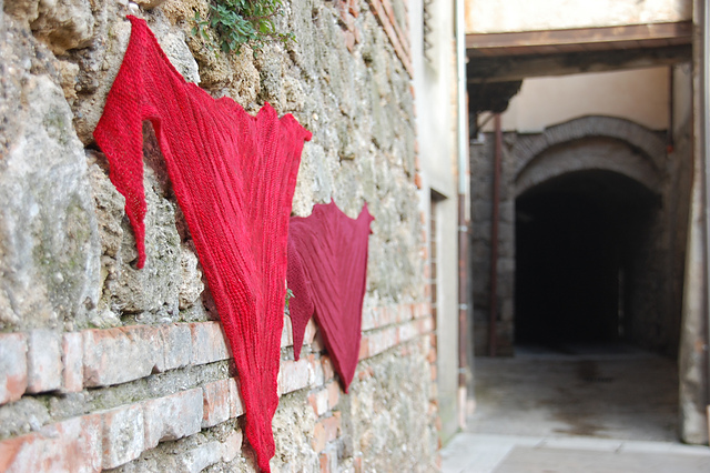 Ravelry: Symmetric Shawl pattern by UniqueCreazioni
