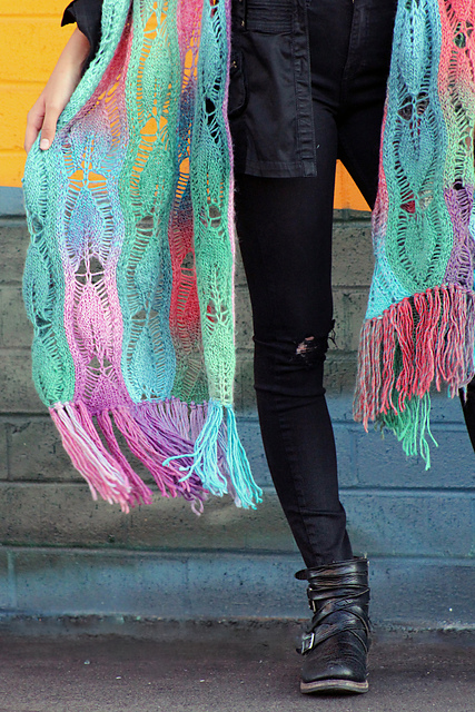 Ravelry: Leaf Link Scarf pattern by Amy Gunderson