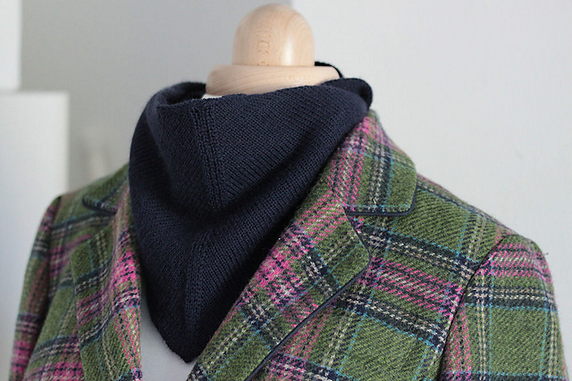 Ravelry: 1806 Modern Neckerchief pattern by Passap Design Team