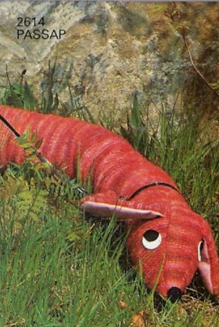 Ravelry: 2614 Sausage dog pattern by Passap Design Team