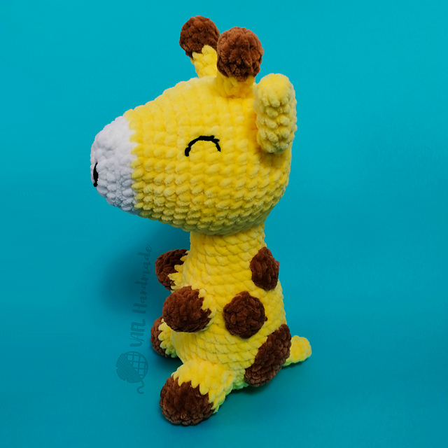 Ravelry: Chonky Giraffe Amigurumi pattern by Natalia Glumińska