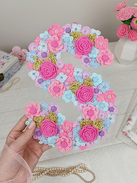 Ravelry: Flower Letter pattern by Vita Opalenyk