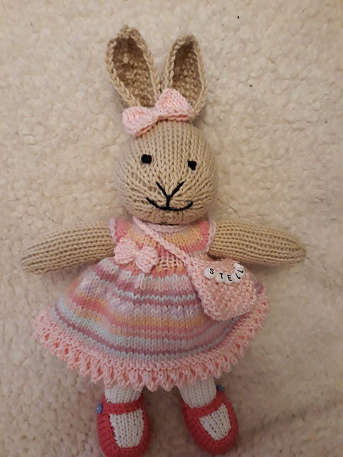 Ravelry: Valerie321's Simple pink bunny