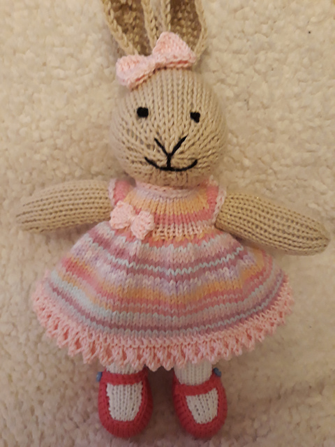 Ravelry: Valerie321's Simple pink bunny