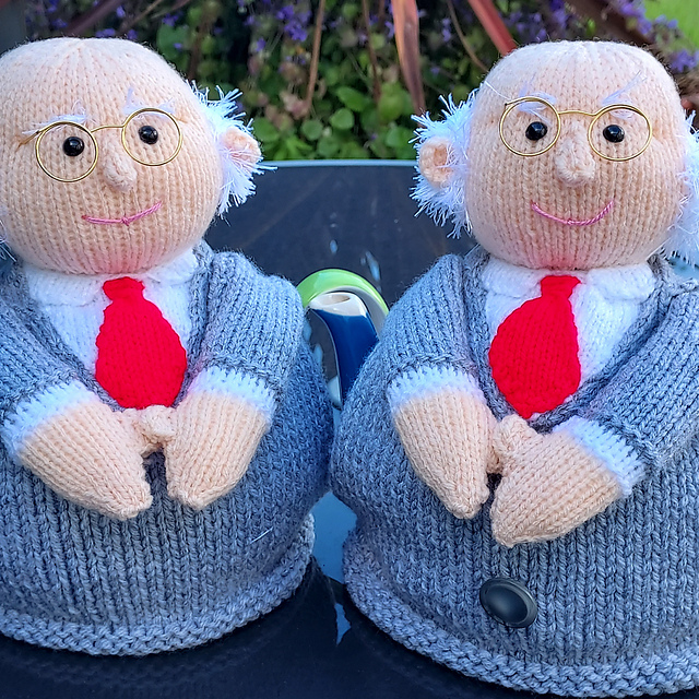 Ravelry: Valerie321's Michael D tea cosy x19