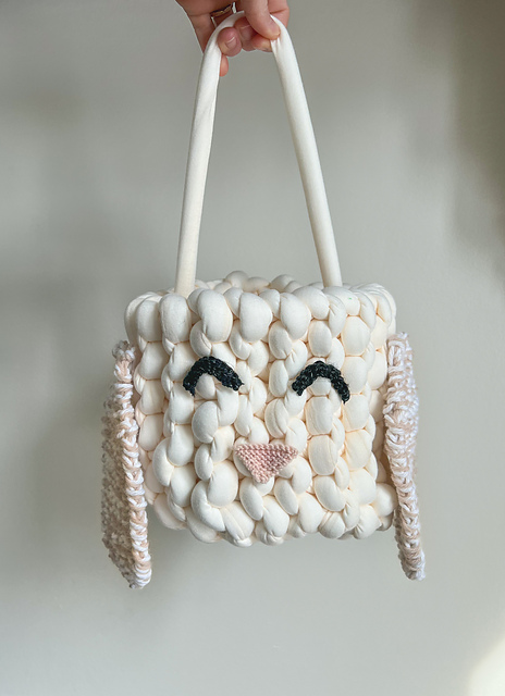 Ravelry: bulky bunny basket pattern by Emily Hassett, Van Oordt’s Knittery