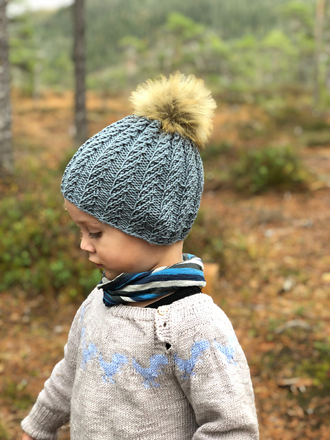 Ravelry: Billie´s bonnet, hat and headband. pattern by Tina Harbakk