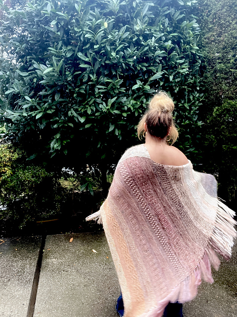 Ravelry: Frostina Poncho pattern by Vanessa Reyes aka Vanrey Knits