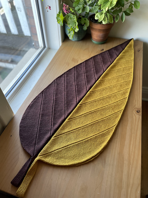 Ravelry: Fallen pattern by Kyle Vey