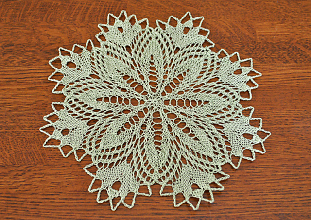 Ravelry: お花のミニドイリー (Flower Mini Doily) pattern by R*