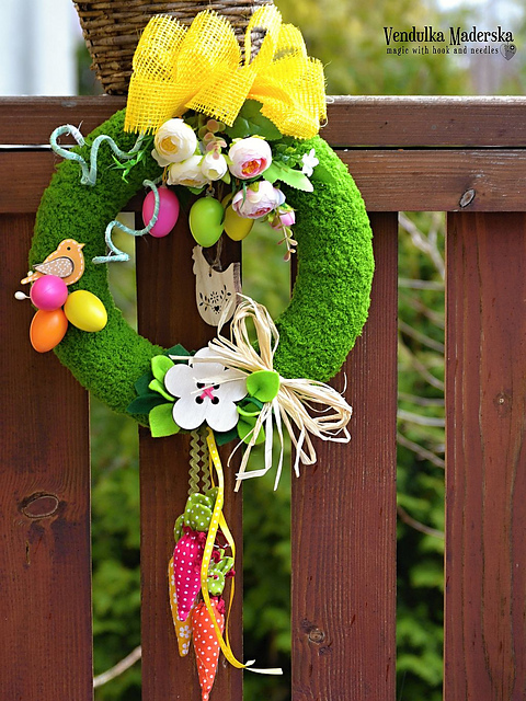 Ravelry: Spring Wreath pattern by Vendula Maderska