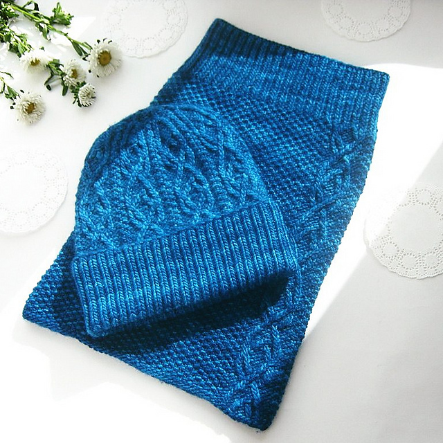 Ravelry: Blooming Chestnut Hat & Cowl pattern by Venera Sharipova