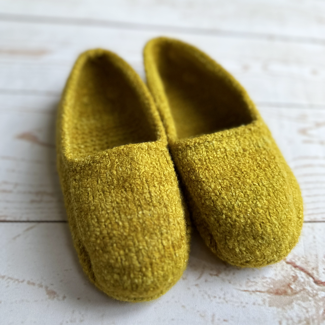 Ravelry: Wilderness Slippers pattern by Claire Slade