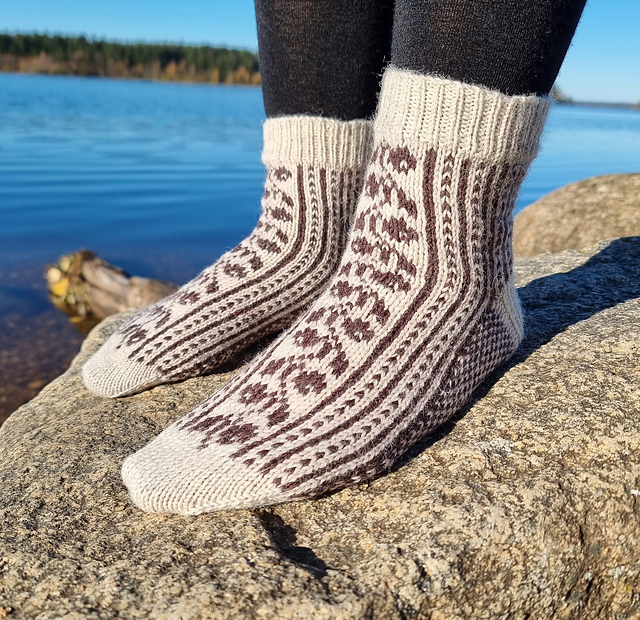 Ravelry: Willow socks pattern by Veronica Forsberg