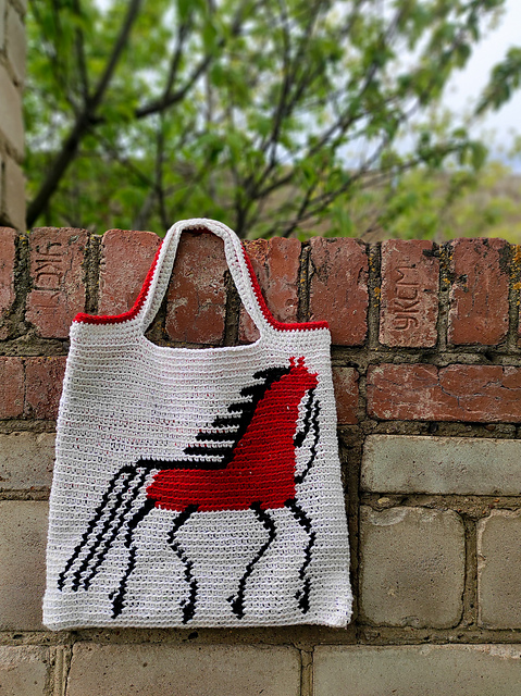 Ravelry: Mezen Horse Tote Bag pattern by Svetlana Gibadullina