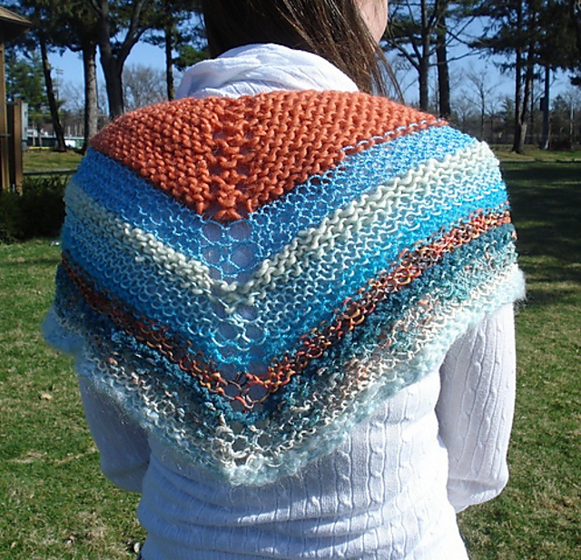 Ravelry: Combo Shawlette pattern by Victoria Myers