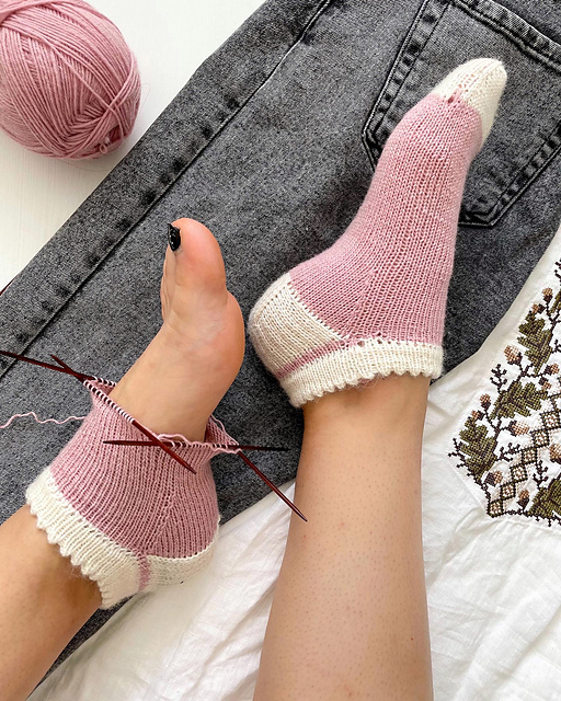 Ravelry: Sock cuff pattern by Vicky Moroz